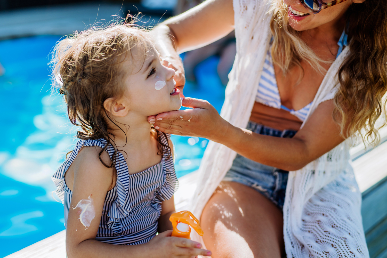 How to Get Sunscreen Out of Eyes: Summer Eye Health and Safety Tips
